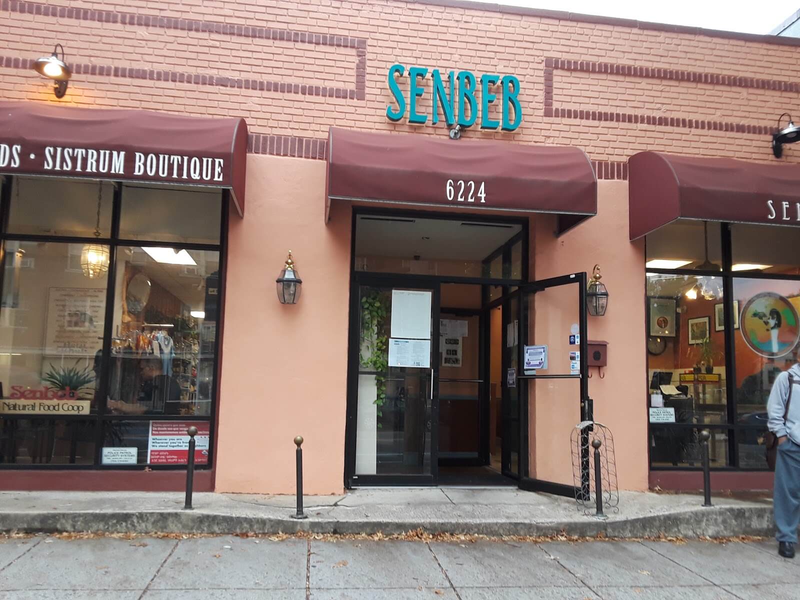 Senbeb Cafe - Explore The Plant-Powered World