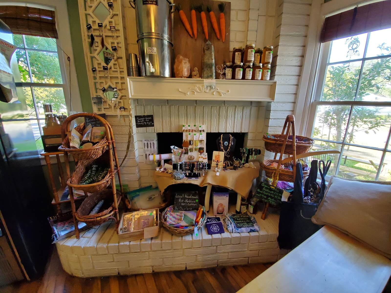 Natural Living Food Co-op and Cafe - If It's Vegan, It's On Vkind!