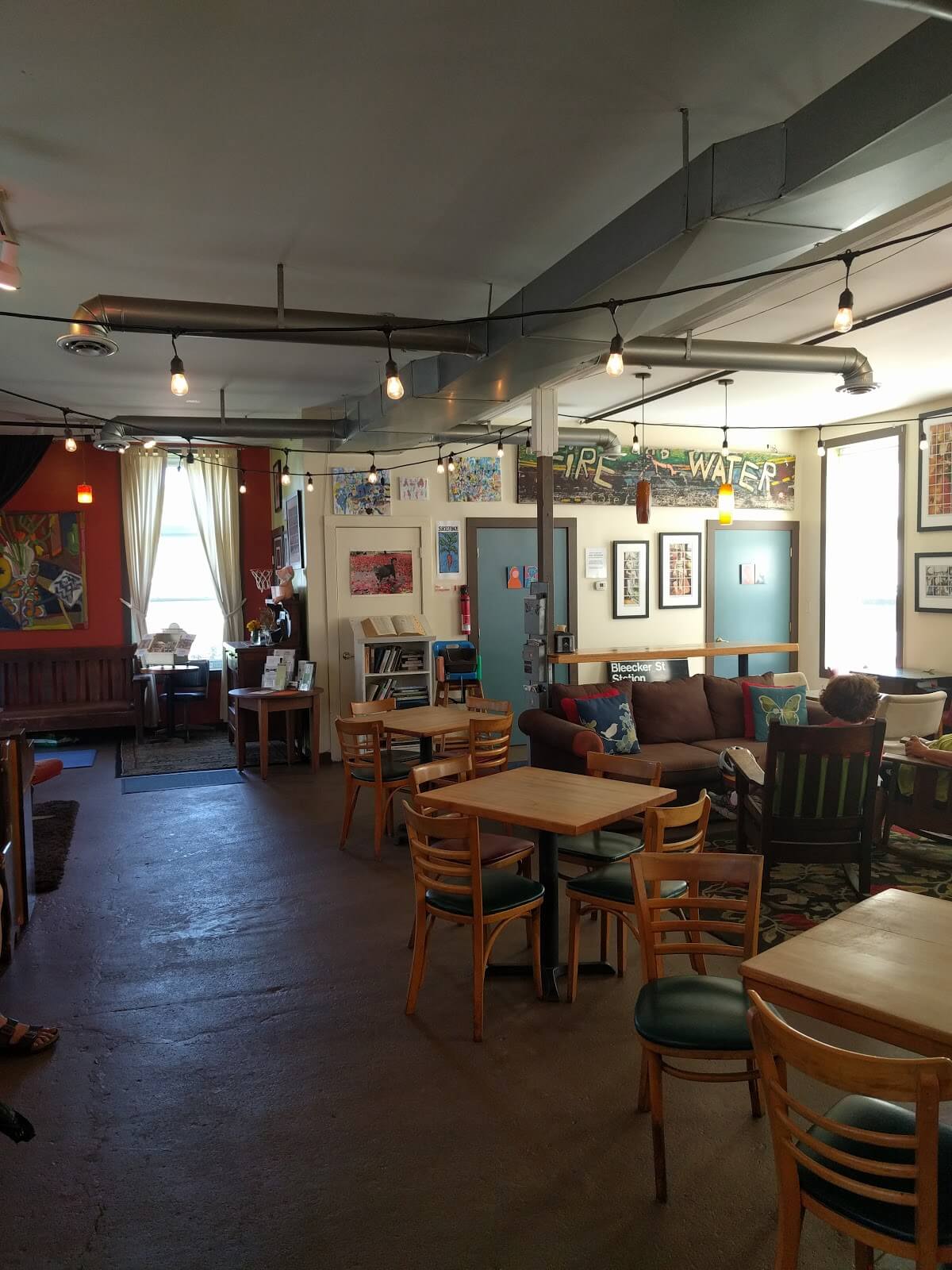 Cafe Evolution - Explore The Plant-Powered World