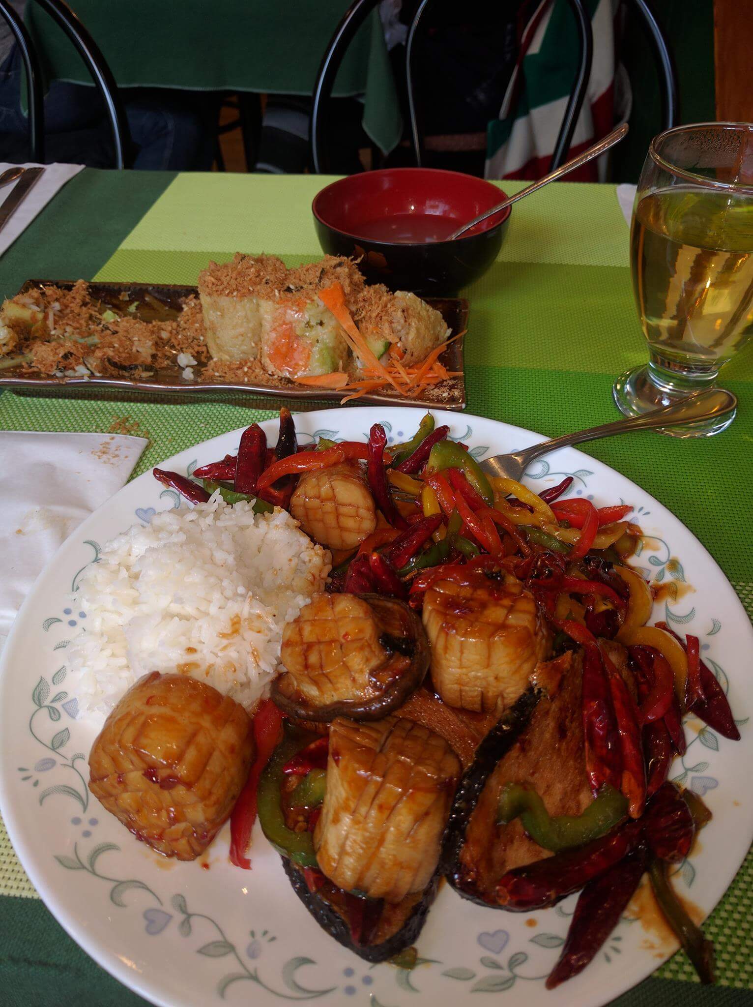 Peaceful Loft - Explore The Plant-Powered World